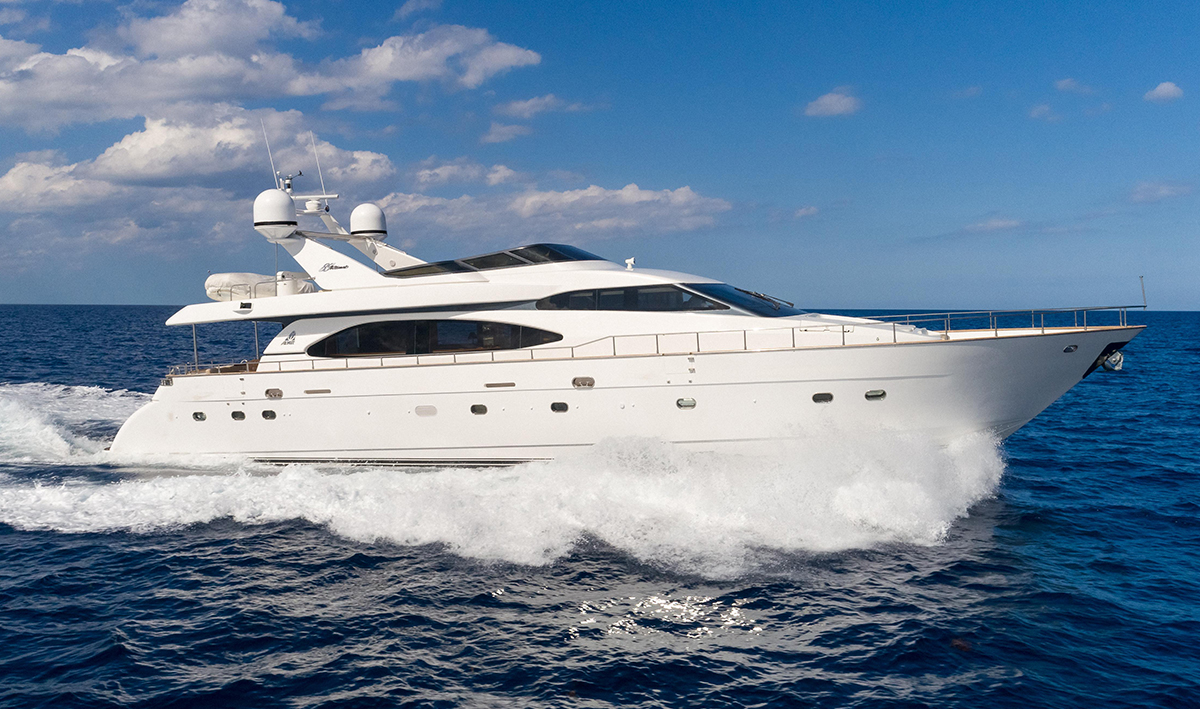 Yacht Review: Azimut 85 Ultimate